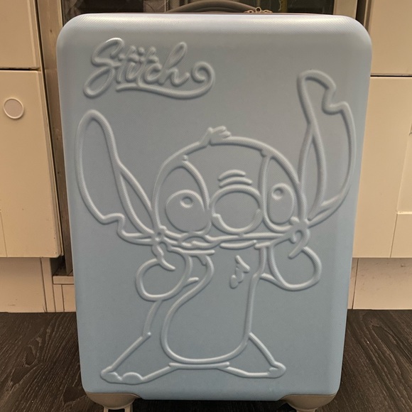 Disney | Bags | Nwt Disney Lilo And Stitch Luggage Cabin Carry On Size ...